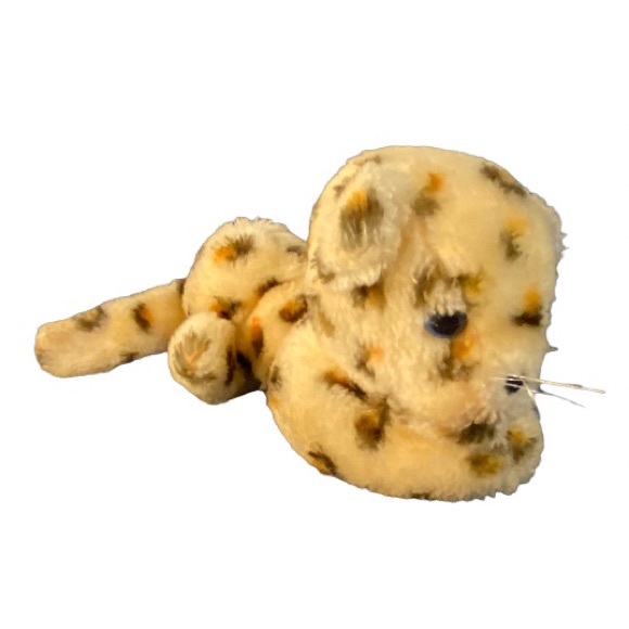 Dakine | Toys | Vintage 981 Dakin Cheetah Plush Blue Eyes Ground ...